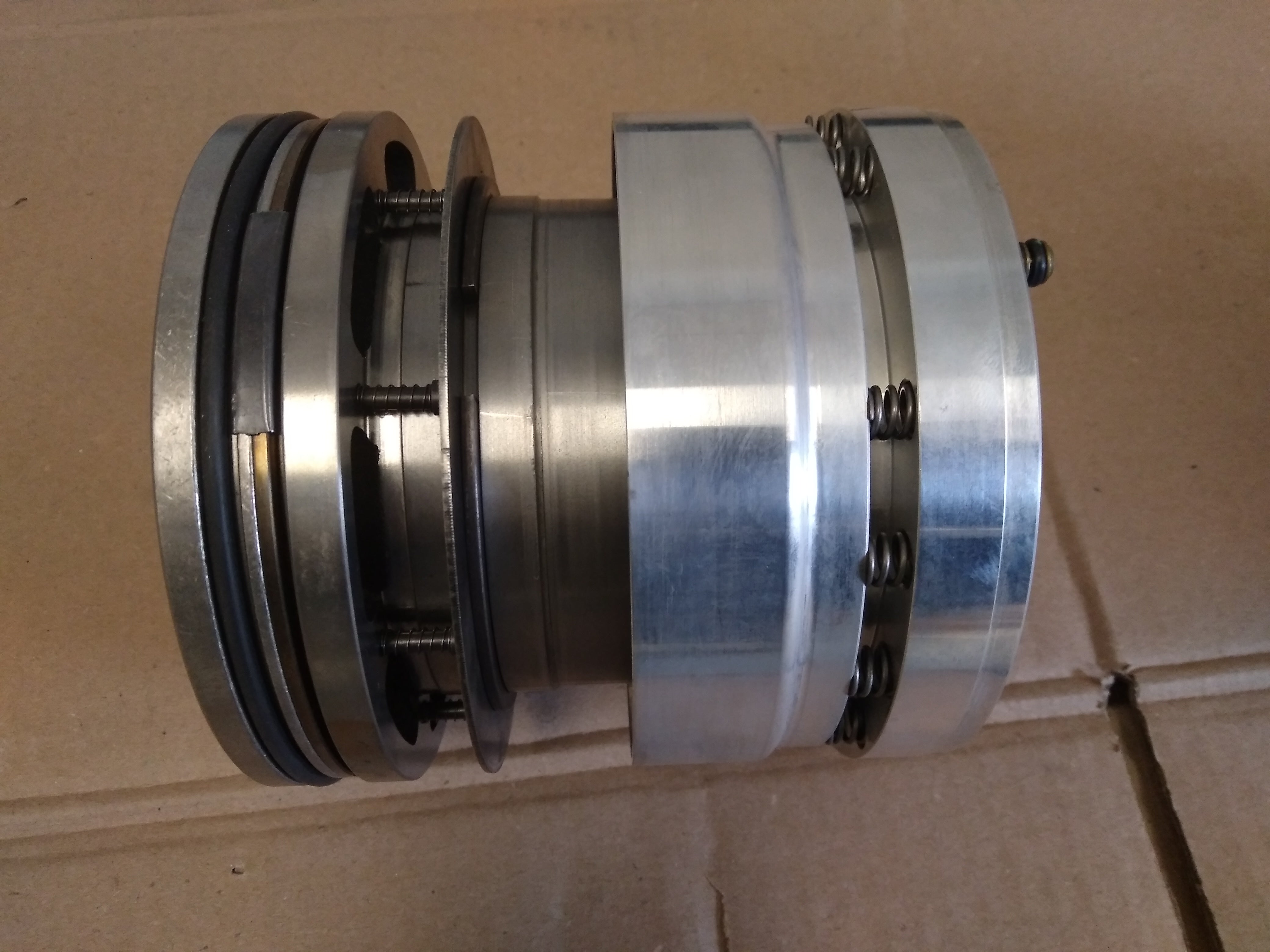 CYLINDER ASSEMBLY WITH UNLOADERS FOR REFRIGERATION COMPRESSORS WITH LO ...