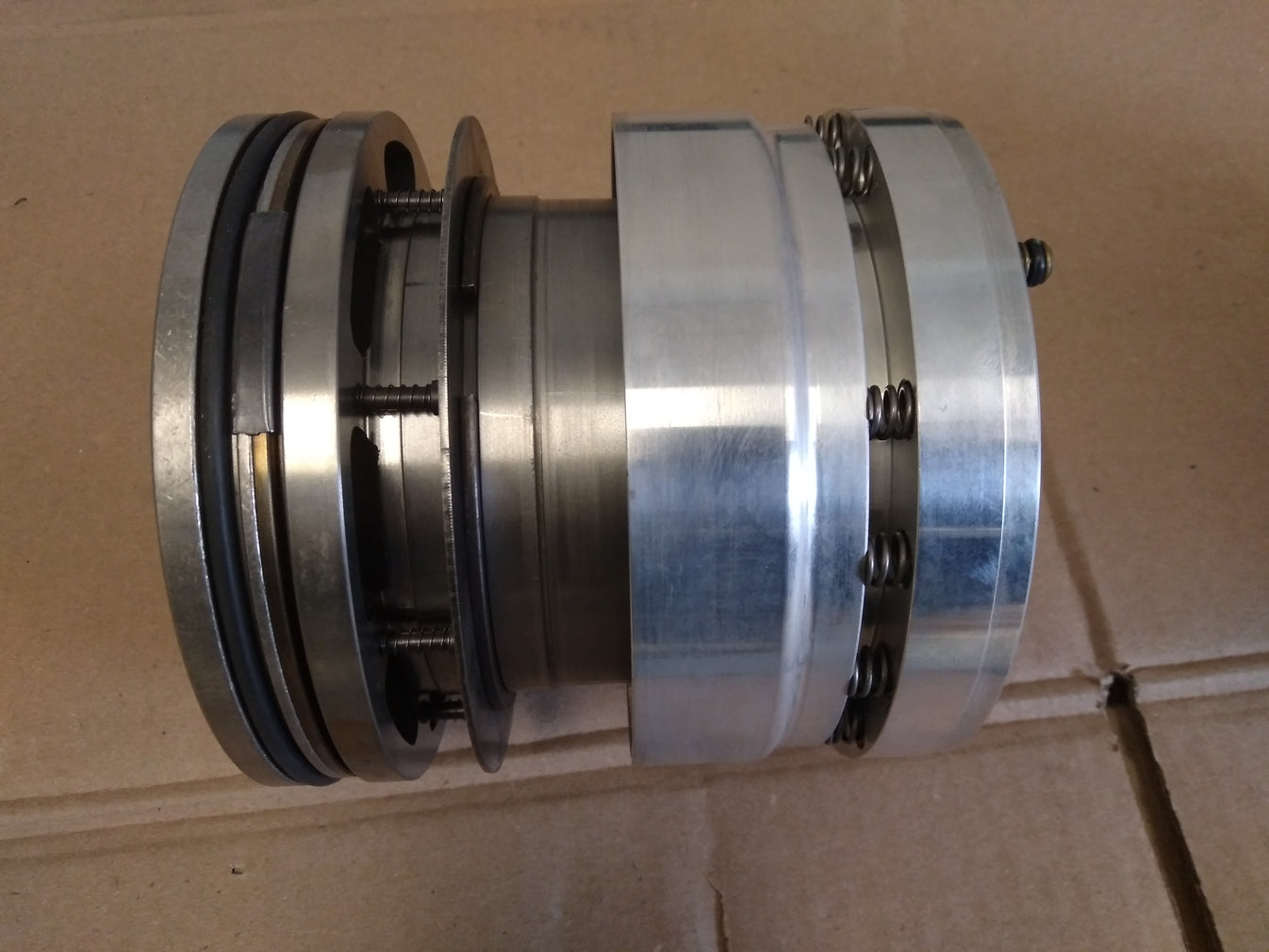 CYLINDER ASSEMBLY WITH UNLOADERS FOR REFRIGERATION COMPRESSORS WITH LO ...