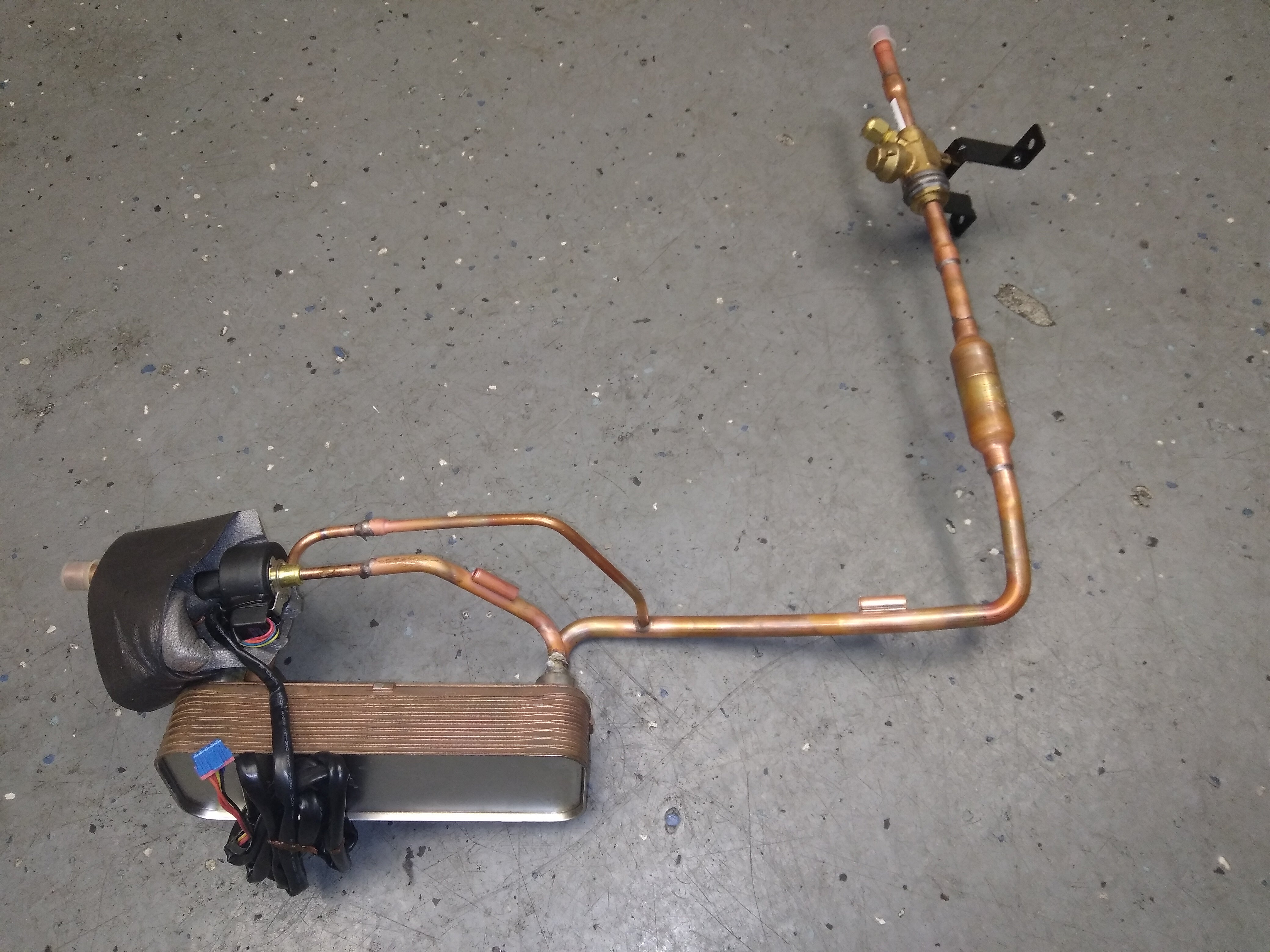 SUBCOOLER ASSEMBLY WITH 24V SOLENOID COIL AND LIQUID BALL VALVE ...