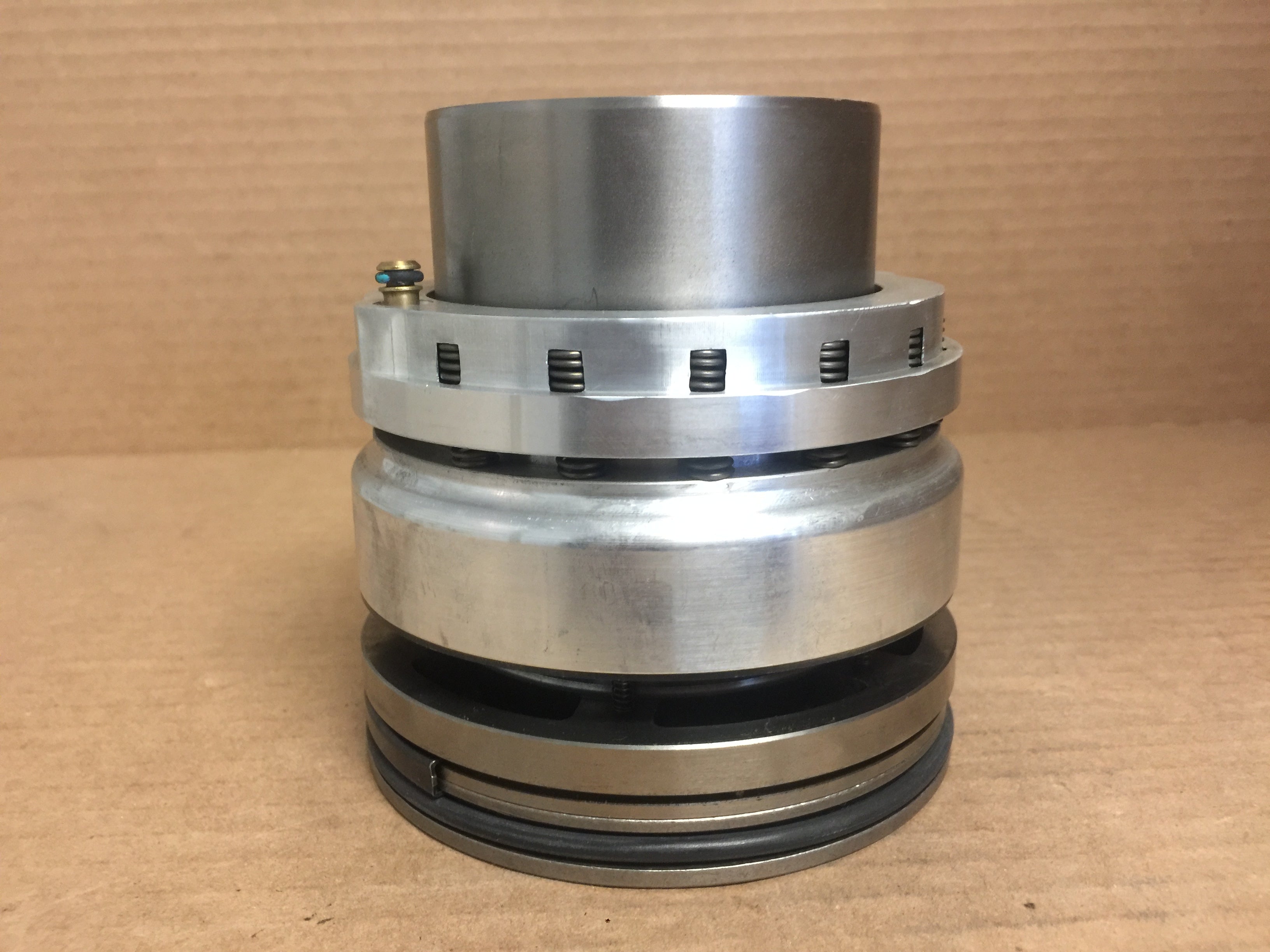 LINER; CYLINDER ASSEMBLY WITH UNLOADERS FOR REFRIGERATION COMPRESSORS ...