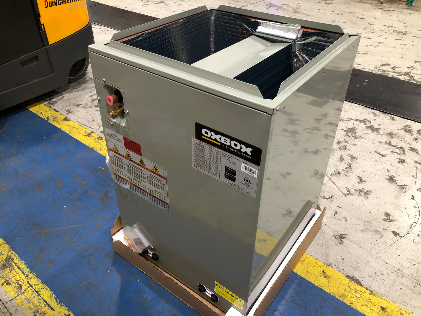 3-4 TON AC/HP UPFLOW/DOWNFLOW CASED "A" COIL R-410A CFM: 1800 SEER: 14 ...